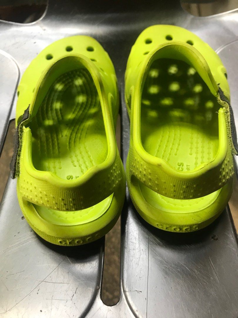 Crocs Kids Swiftwater Wave Hook and Loop Clogs, Babies & Kids, Babies ...