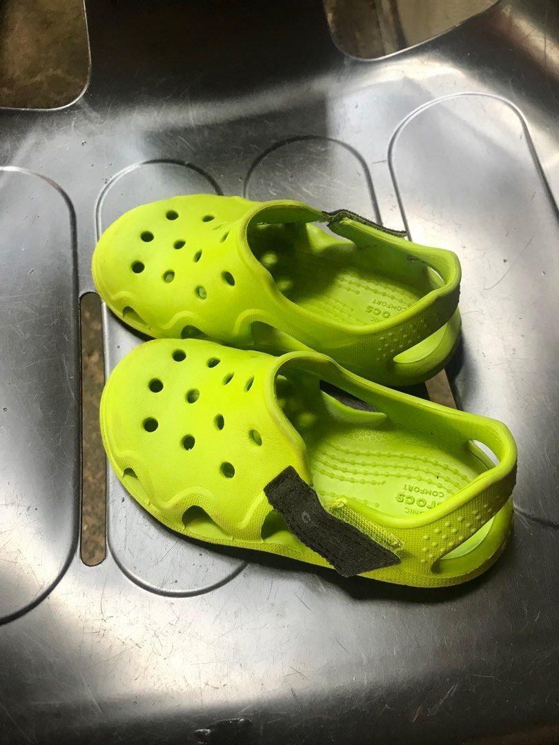 Crocs Kids Swiftwater Wave Hook and Loop Clogs, Babies & Kids, Babies ...