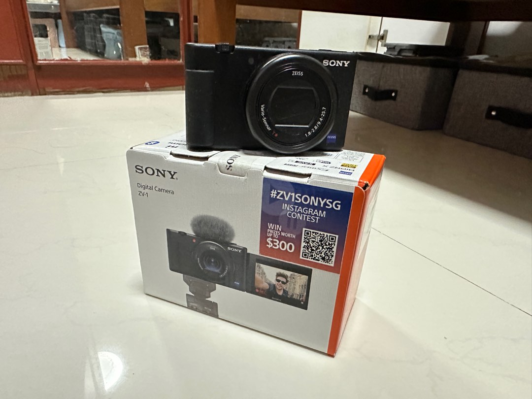 Sony ZV1 WITH BOX, Photography, Cameras on Carousell