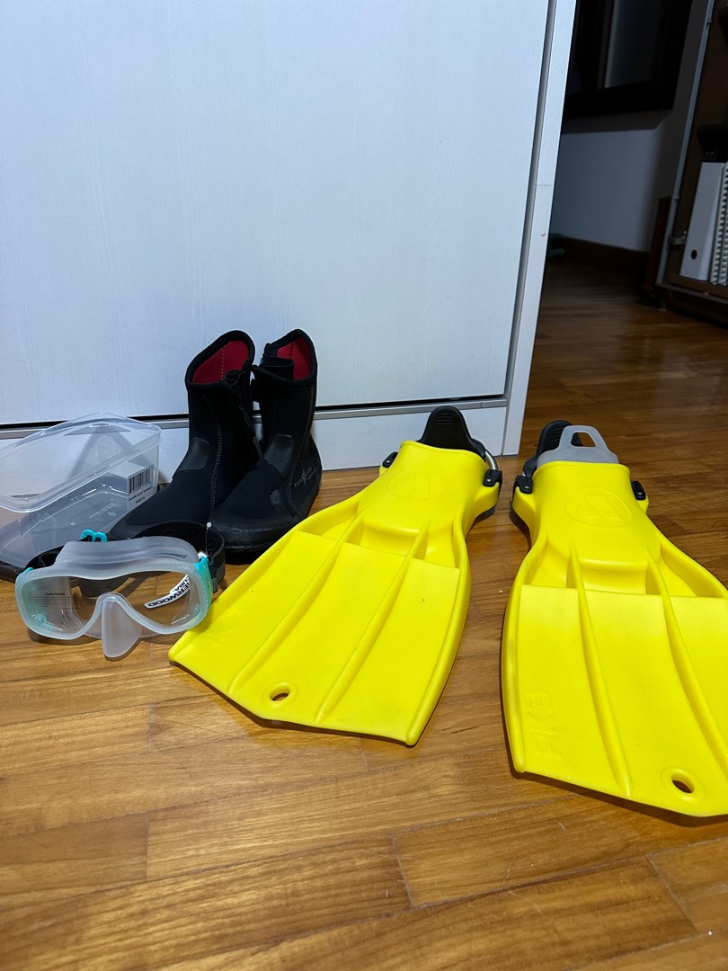 Diving gear (fins, boots, goggles/mask), Sports Equipment, Other Sports ...
