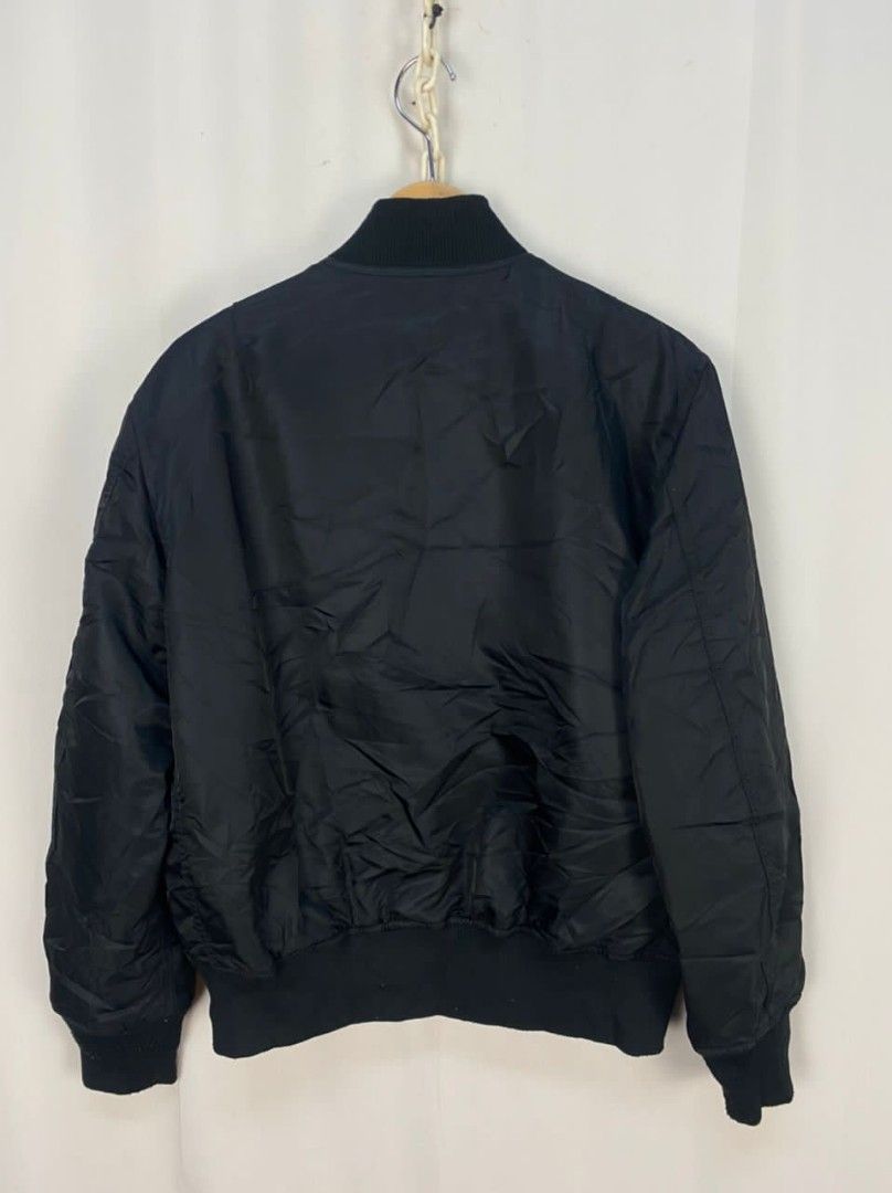 GU Bomber Jacket, Men's Fashion, Coats, Jackets and Outerwear on Carousell