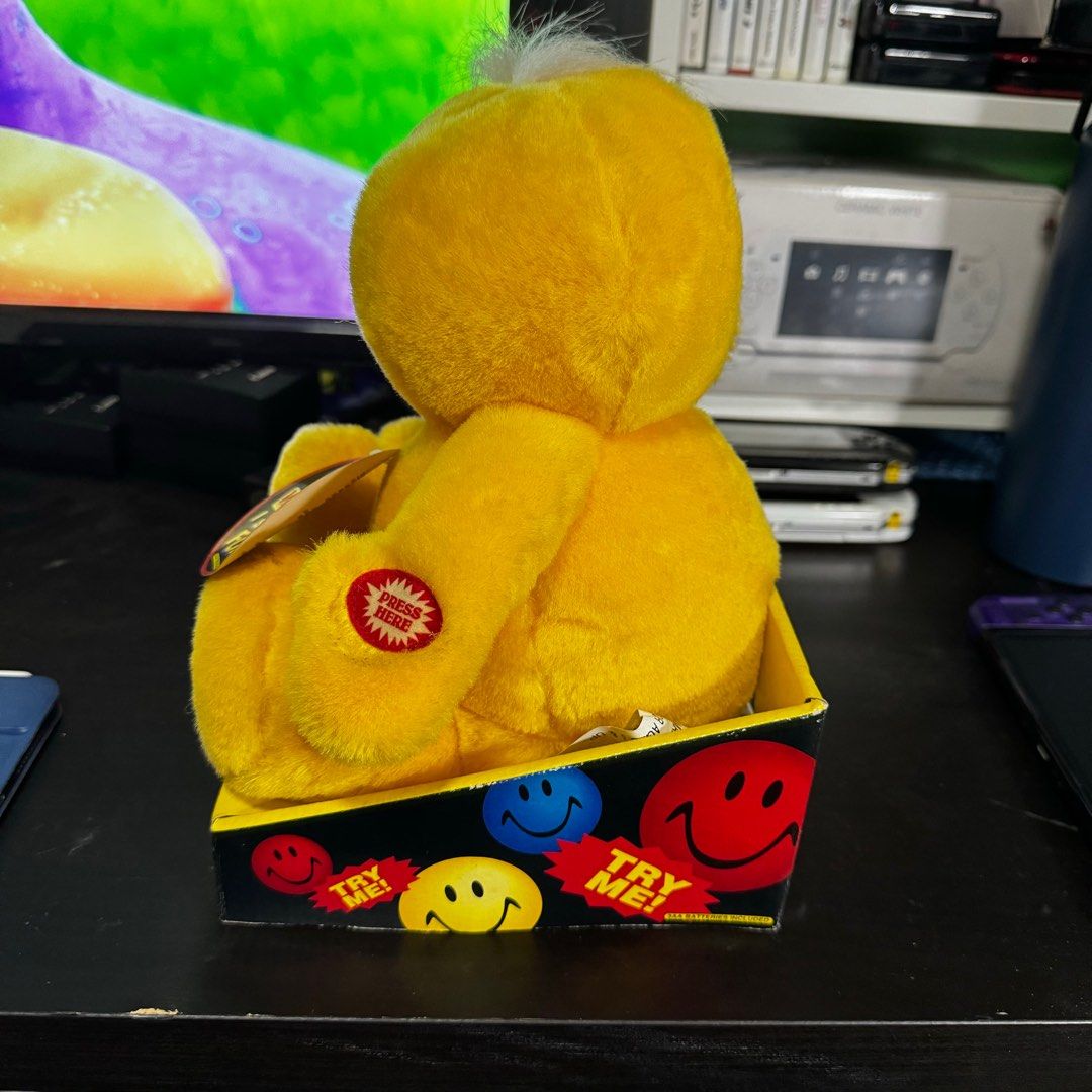 Happy Face Tickle Tickle Wiggle Wiggle Toy, Hobbies & Toys, Toys ...