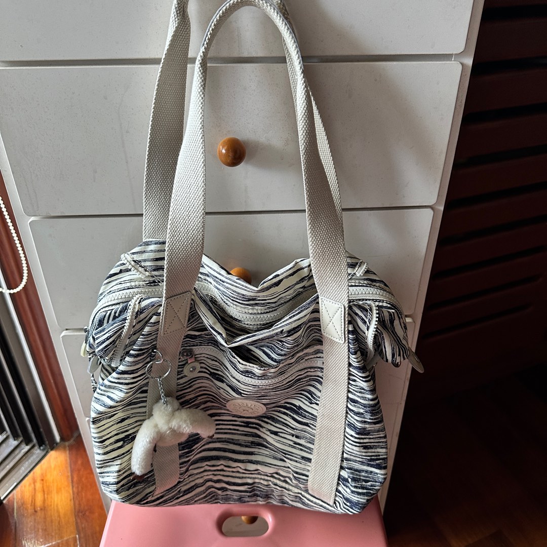 Kipling White Bag, Women's Fashion, Bags & Wallets, Cross-body Bags on ...