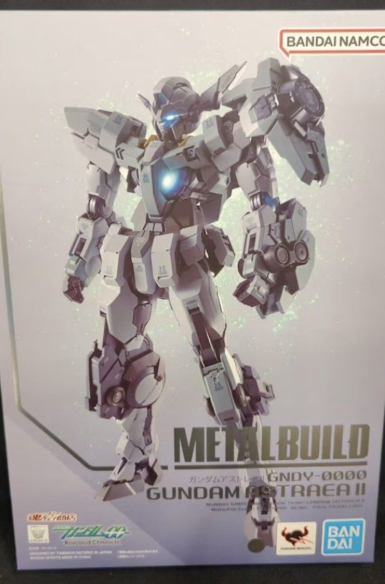 METAL BUILD Mobile Suit Gundam 00 Revealed Chronicle Gundam Astraea II ...