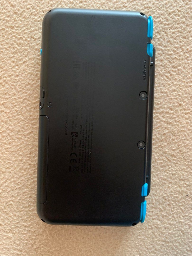 New Nintendo 2DS XL with box, manual, AR cards and 2 chargers, Video ...