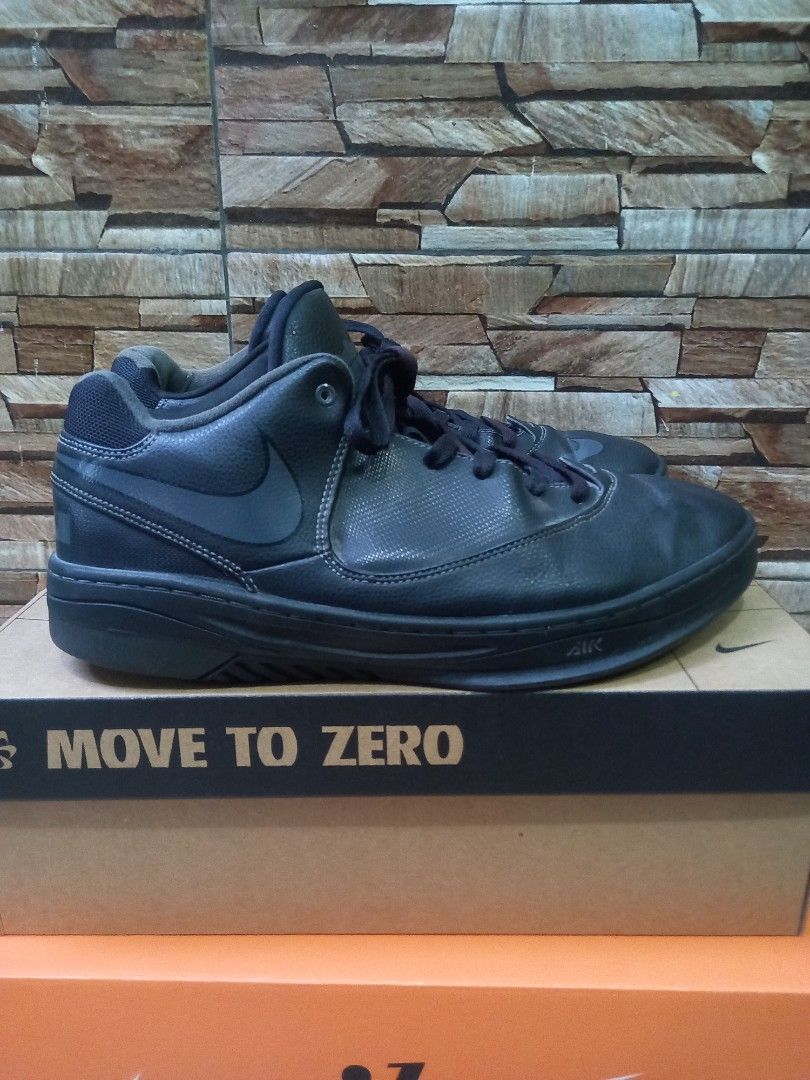 Nike Lebron Full black, Fesyen Pria, Sepatu , Sneakers di Carousell