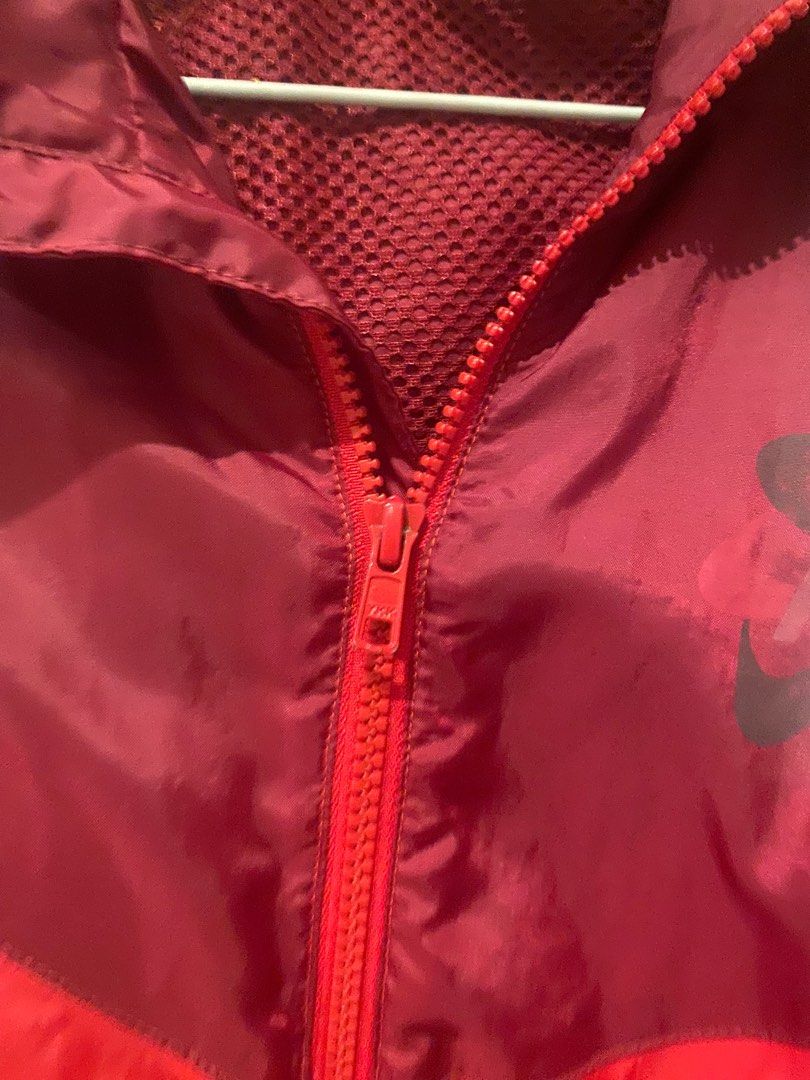 Nike windbreaker (red), Women's Fashion, Coats, Jackets and Outerwear on Carousell