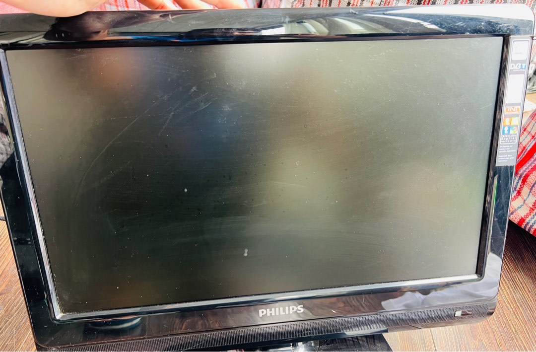 Philips 19 inch TV plus Mon, 家庭電器, 電視 & 其他娛樂, 電視 - Carousell