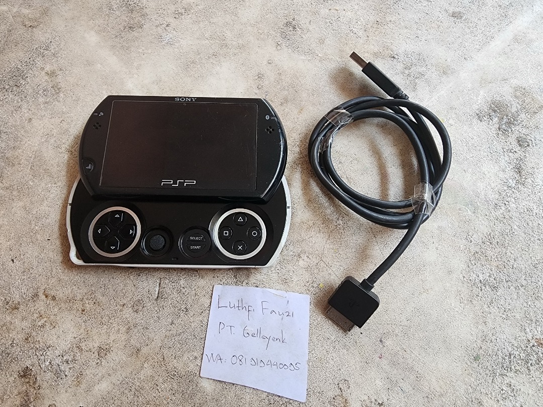 Playstation Portable PSP Go Black 16GB Full Game 038, Video Game ...