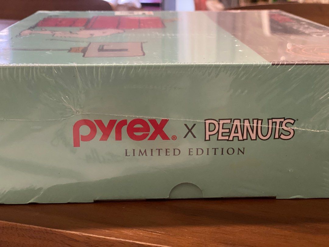 Pyrex x peanuts limited edition, Furniture & Home Living, Kitchenware ...