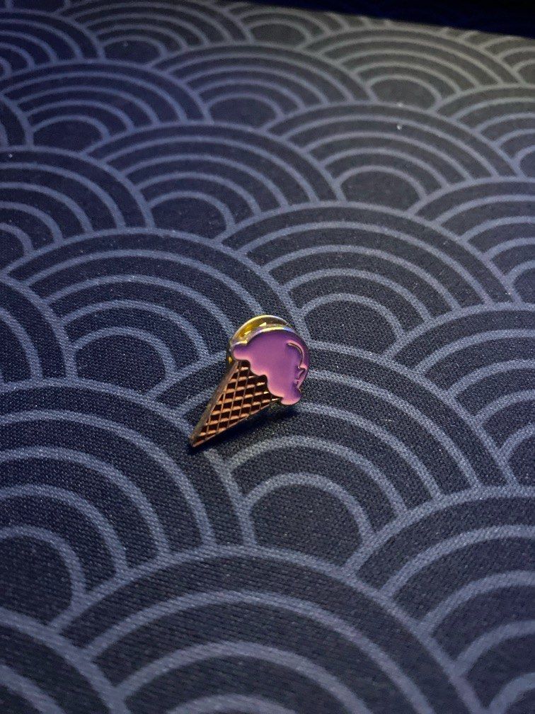 Red Velvet Irene Pin from SMTOWN, Hobbies & Toys, Collectibles ...