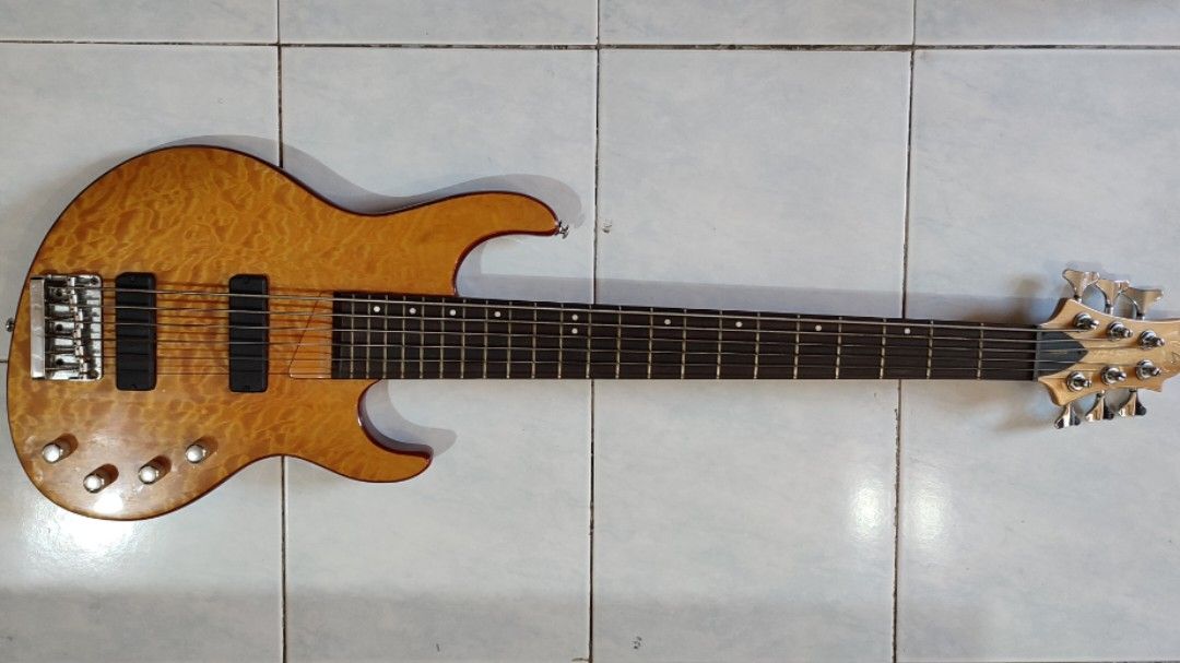 Samick Greg Bennett Fairlane Electric Bass Guitar 6-Strings, Hobbies & Toys, Music & Media ...