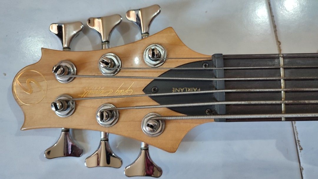 Samick Greg Bennett Fairlane Electric Bass Guitar 6-Strings, Hobbies ...