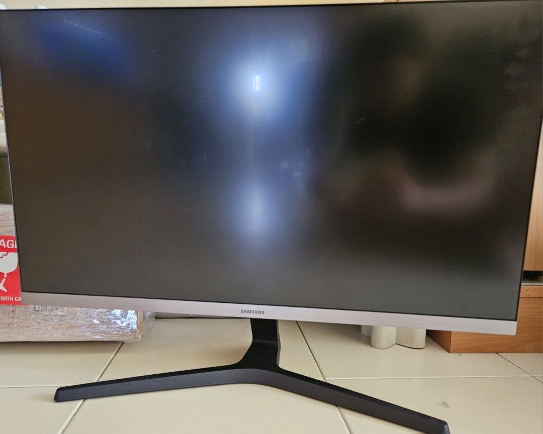 Samsung 28" UR550 UHD 4k Curved Monitor, Computers & Tech, Parts ...