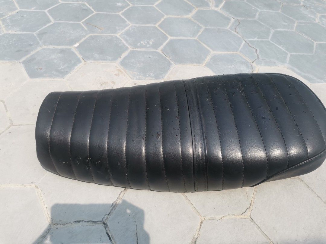 seat cmc xy400 se cafe racer, Motorbikes on Carousell