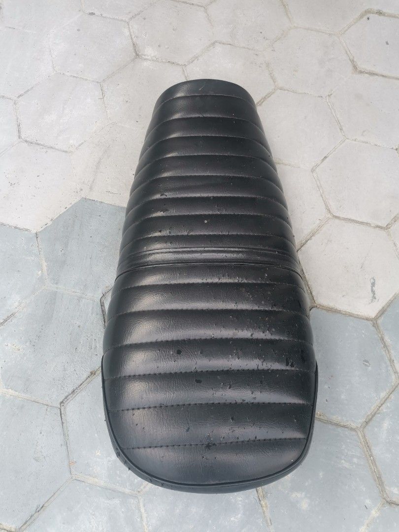 seat cmc xy400 se cafe racer, Motorbikes on Carousell