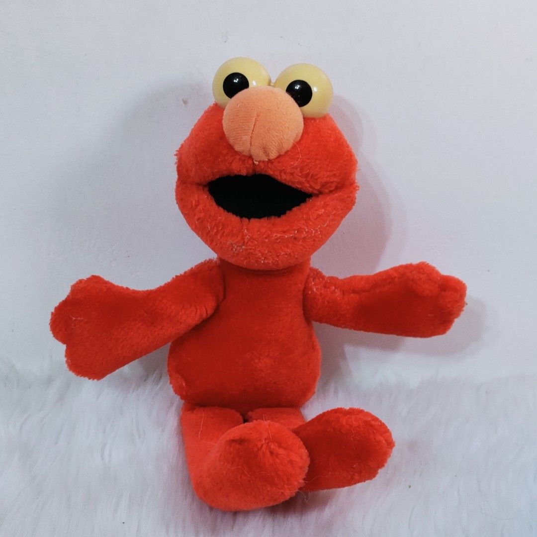 Sesame Street Small Elmo Plushie, Hobbies & Toys, Toys & Games on Carousell