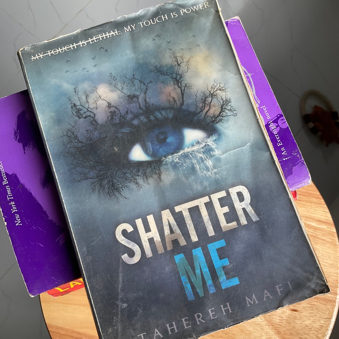 Shatter me by Tahere Mafi book, Hobbies & Toys, Books & Magazines ...