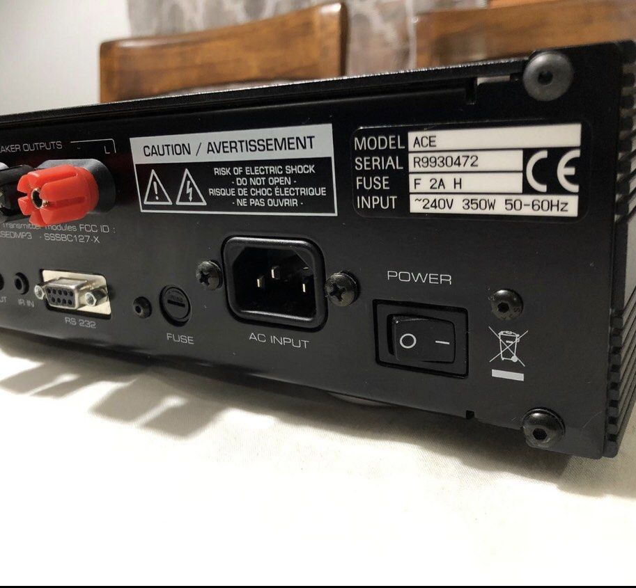 Simaudio Moon ACE integrated amplifier + FURUTECH power cable Japan ...