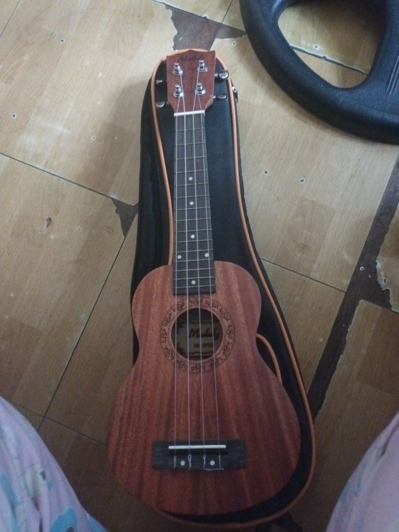 Ukalele, Hobbies & Toys, Music & Media, Musical Instruments on Carousell