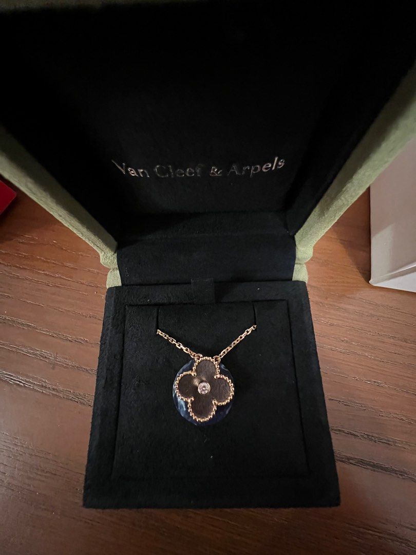 VCA limited edition Christmas pendant 2023, Luxury, Accessories on ...