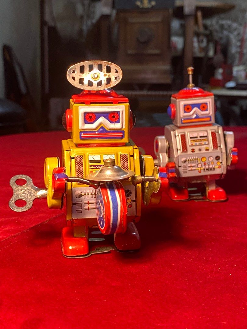 Vintage Tin Toys Key Winding Robot . 2 units, Hobbies & Toys ...