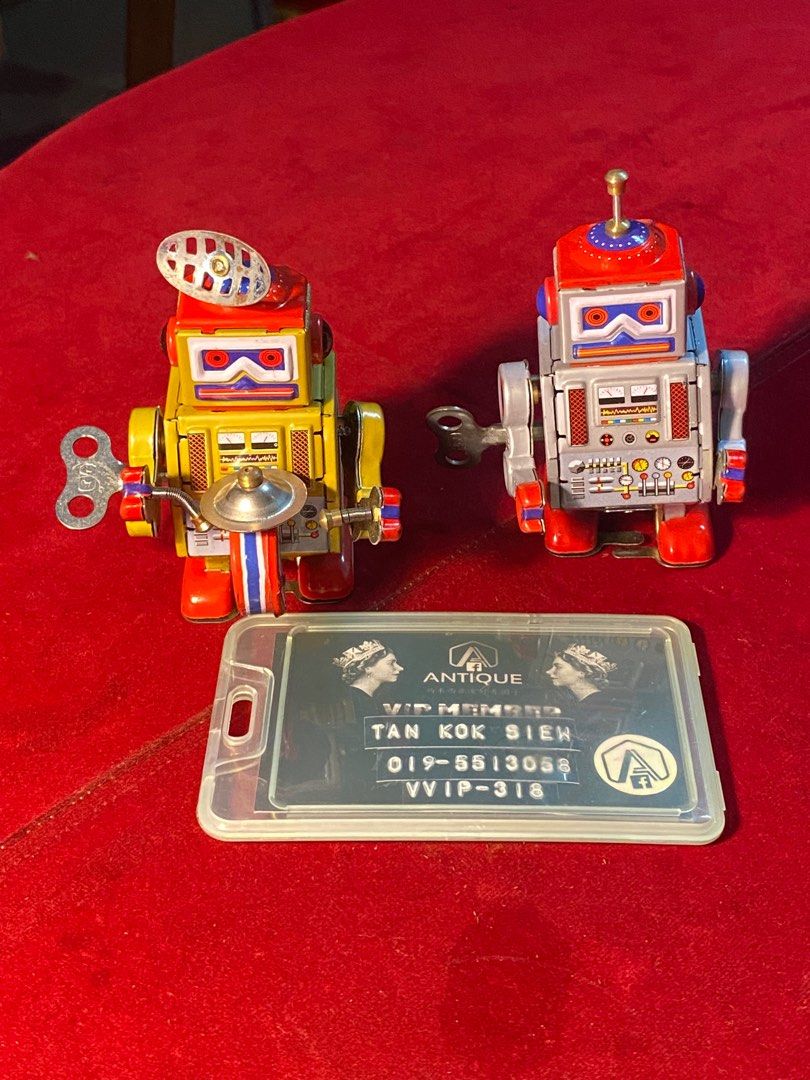Vintage Tin Toys Key Winding Robot . 2 units, Hobbies & Toys ...