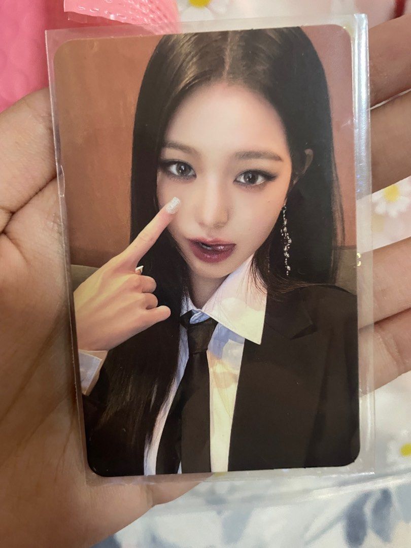 wonyoung album pc, Hobbies & Toys, Memorabilia & Collectibles, K-Wave ...