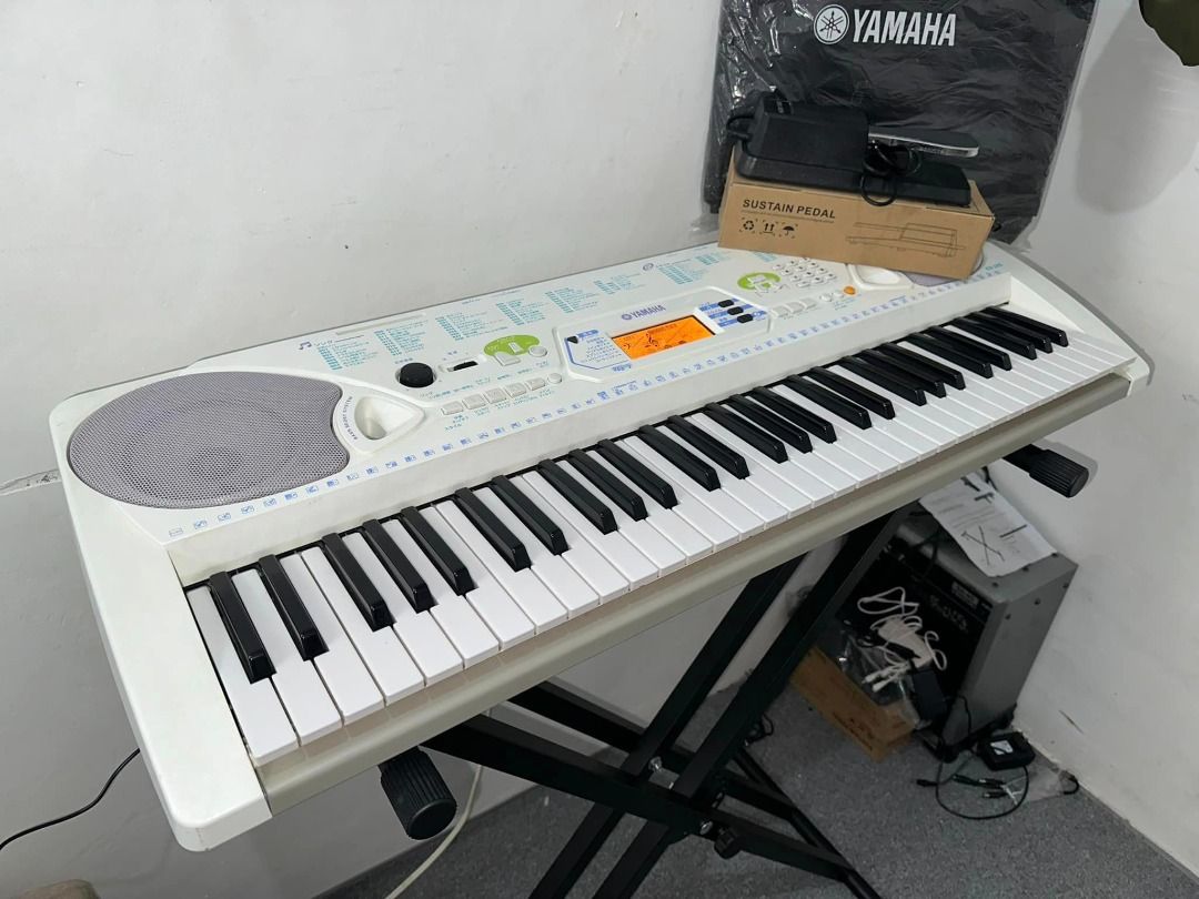 Yamaha PSR EZ-J25 Portable Piano Keyboard 61 Keys Touch Response with Sustain Pedal and Bag ...