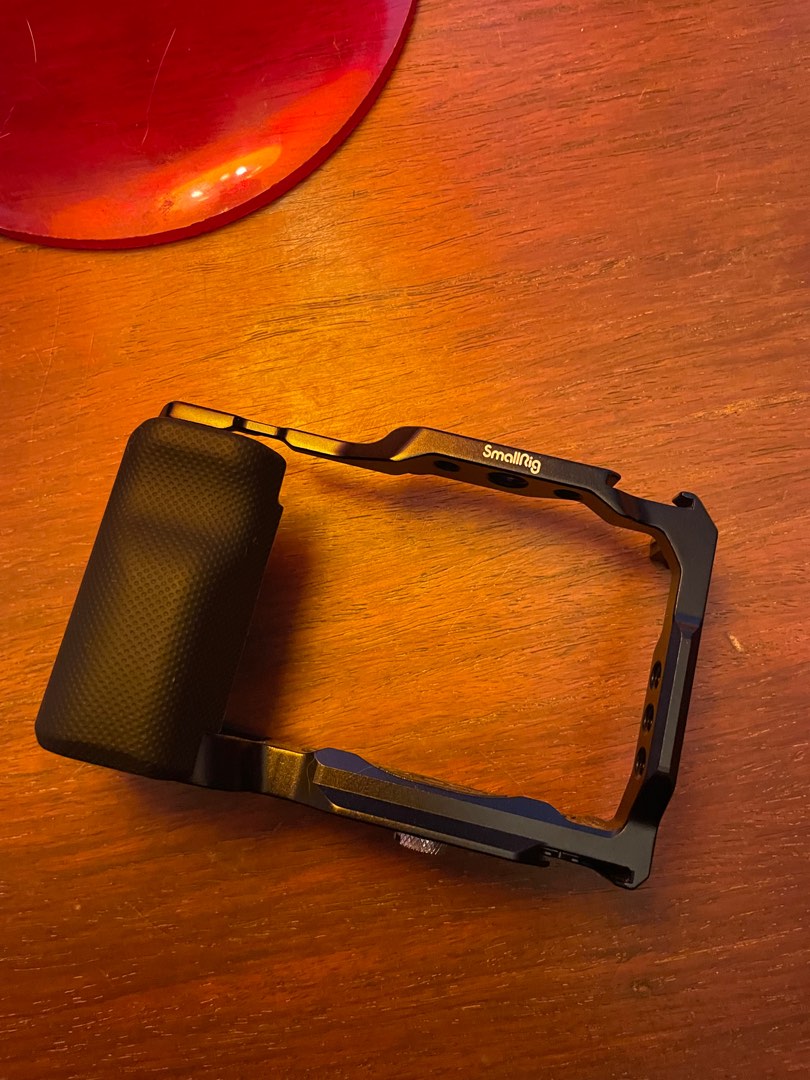 ZV-E10 Smallrig Camera Cage, Photography, Cameras on Carousell