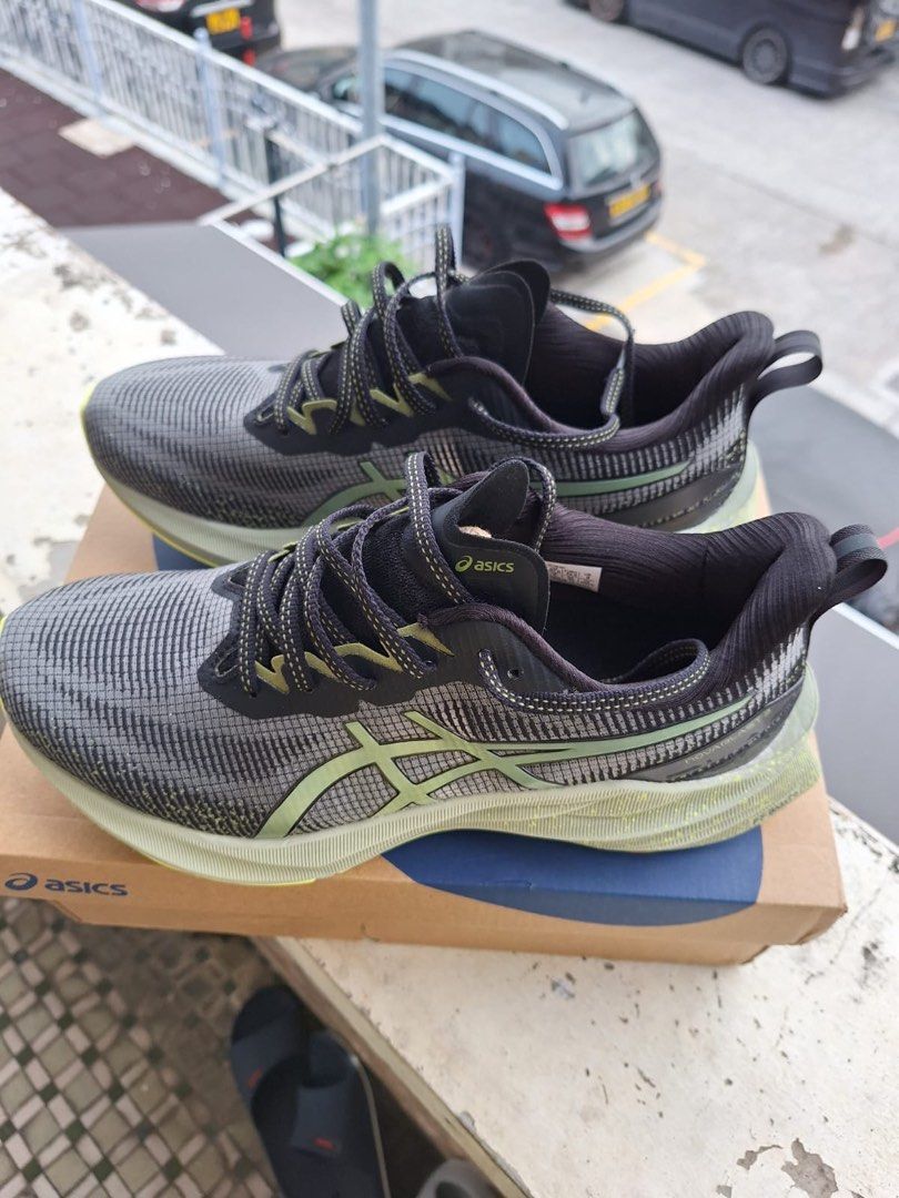 全新有單 Asics Novablast 3 LE多用途訓練跑鞋, 男裝, 鞋, 波鞋 - Carousell