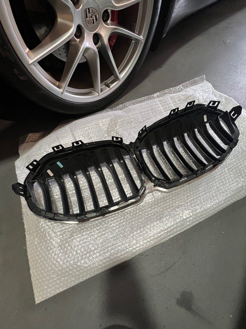 BMW F40 Grille 116 118, Car Accessories, Accessories on Carousell