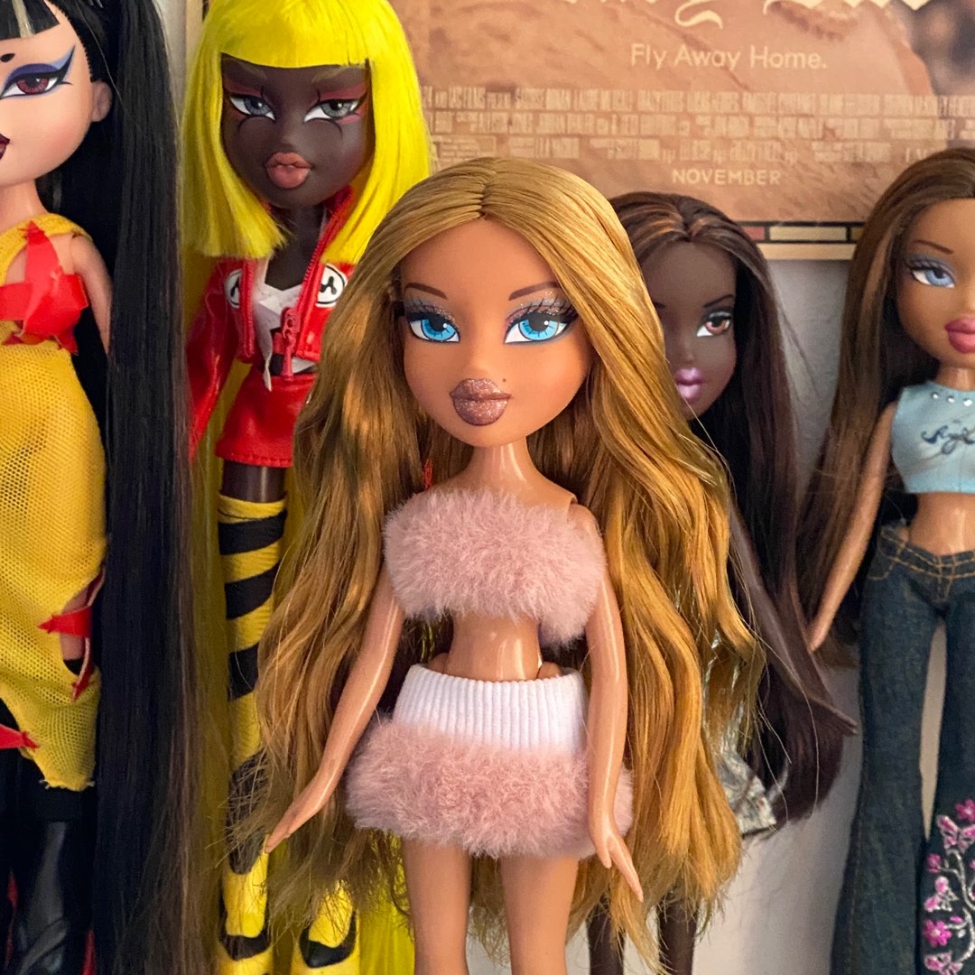 Bratz Flashback Fever Fianna, Hobbies & Toys, Toys & Games on Carousell