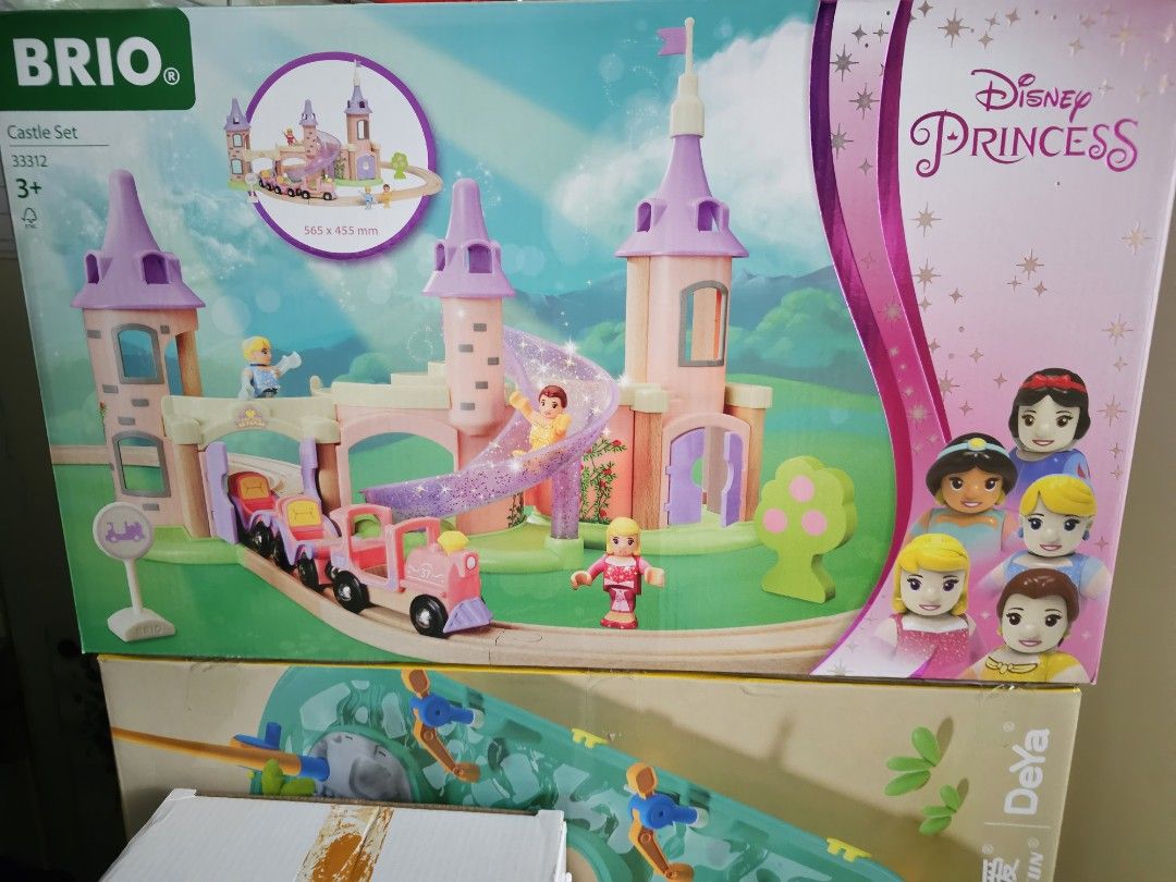 Brio Disney princess castle set, Hobbies & Toys, Toys & Games on Carousell