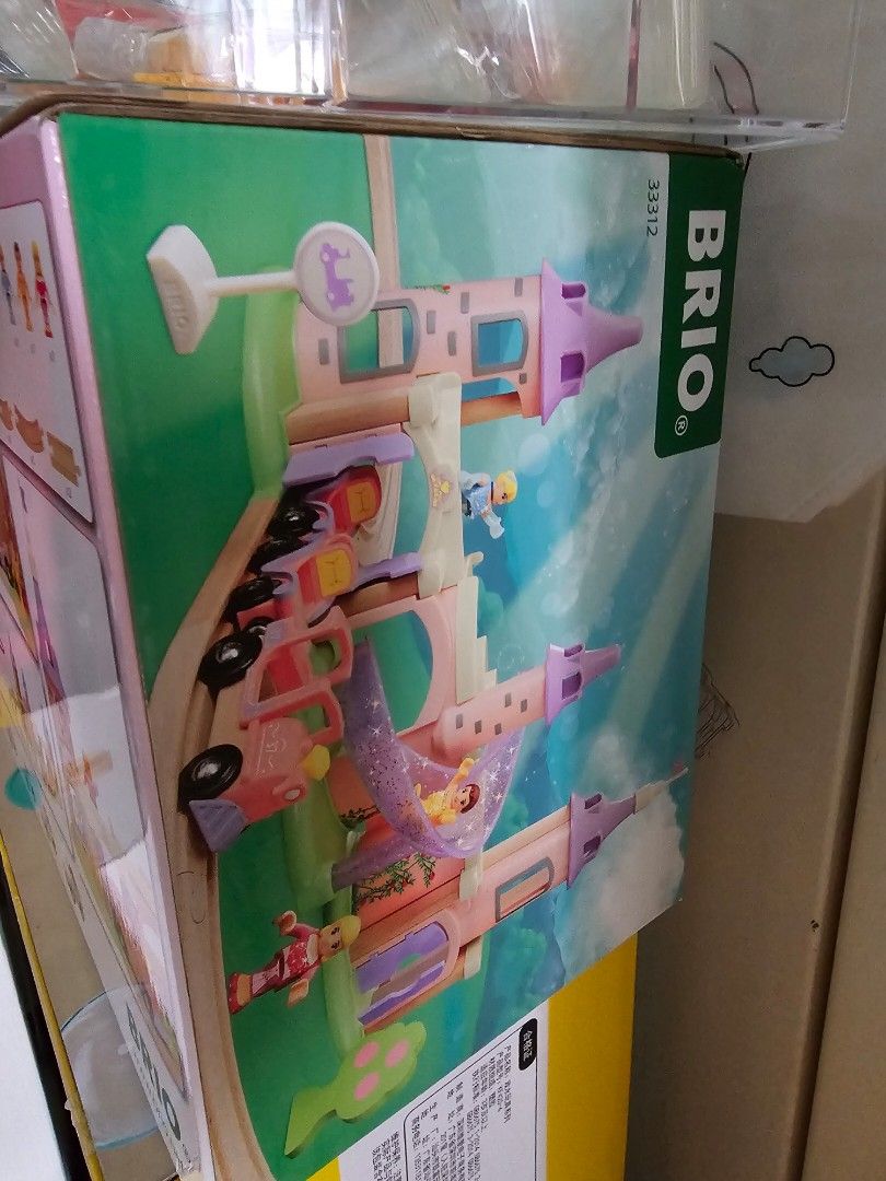 Brio Disney princess castle set, Hobbies & Toys, Toys & Games on Carousell