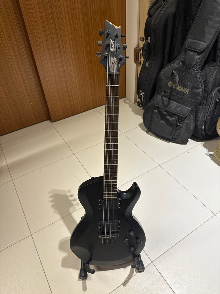 Cort EVL-Z4, Hobbies & Toys, Music & Media, Musical Instruments on ...