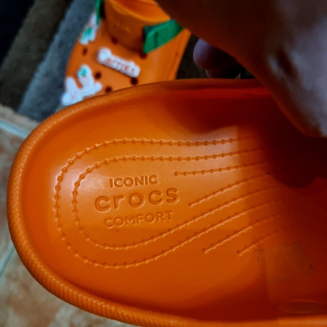 Crocs x Carrots Orange Clogs, Men's Fashion, Footwear, Slippers ...