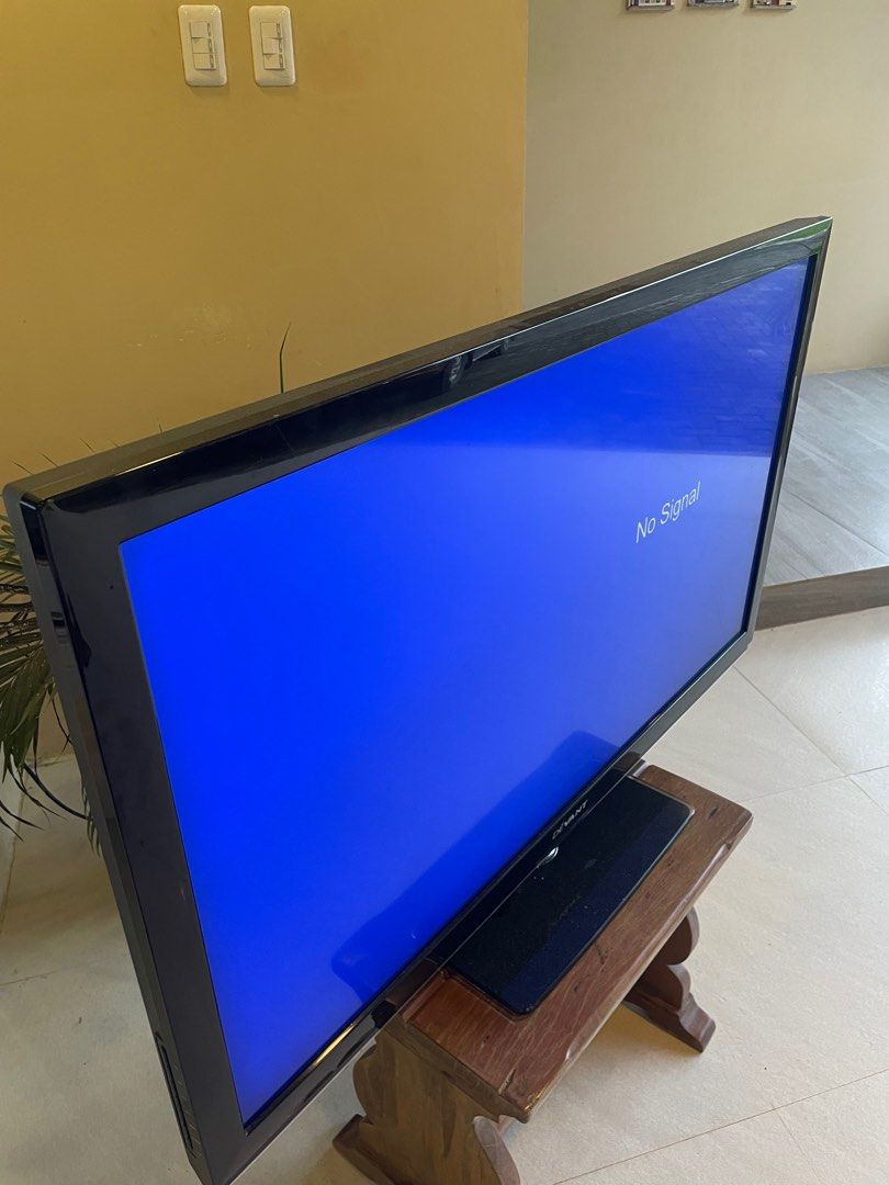 Devant 47” LCD TV, TV & Home Appliances, TV & Entertainment, TV on ...