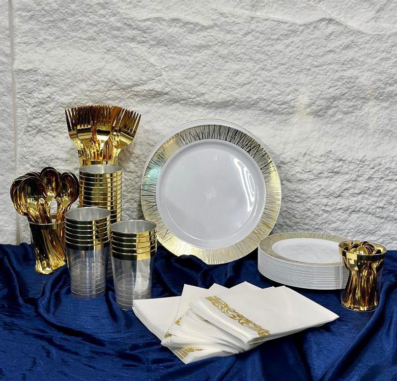 DISPOSABLE BUFFET/ PLATE SET, Lifestyle Services, Others on Carousell