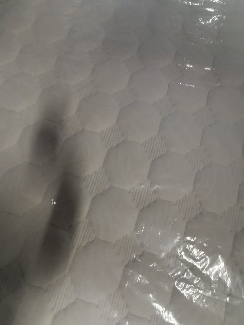 Englander queen mattress, Furniture & Home Living, Furniture, Bed ...