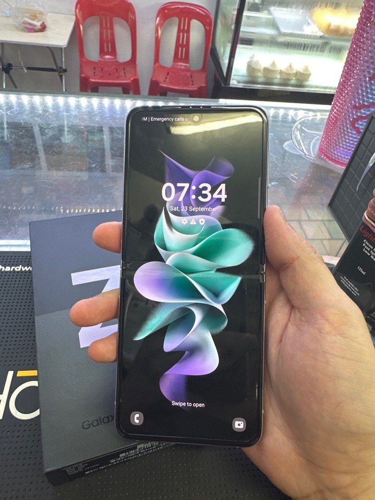 Galaxy Z Flip 3 Lavender 128GB, Mobile Phones & Gadgets, Mobile Phones ...