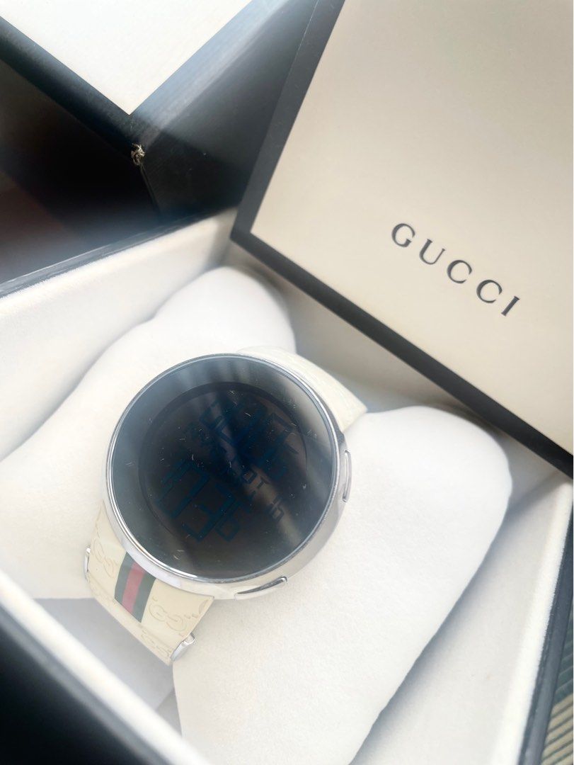 Gucci digital watch rubber strap, Barang Mewah, Jam Tangan di Carousell