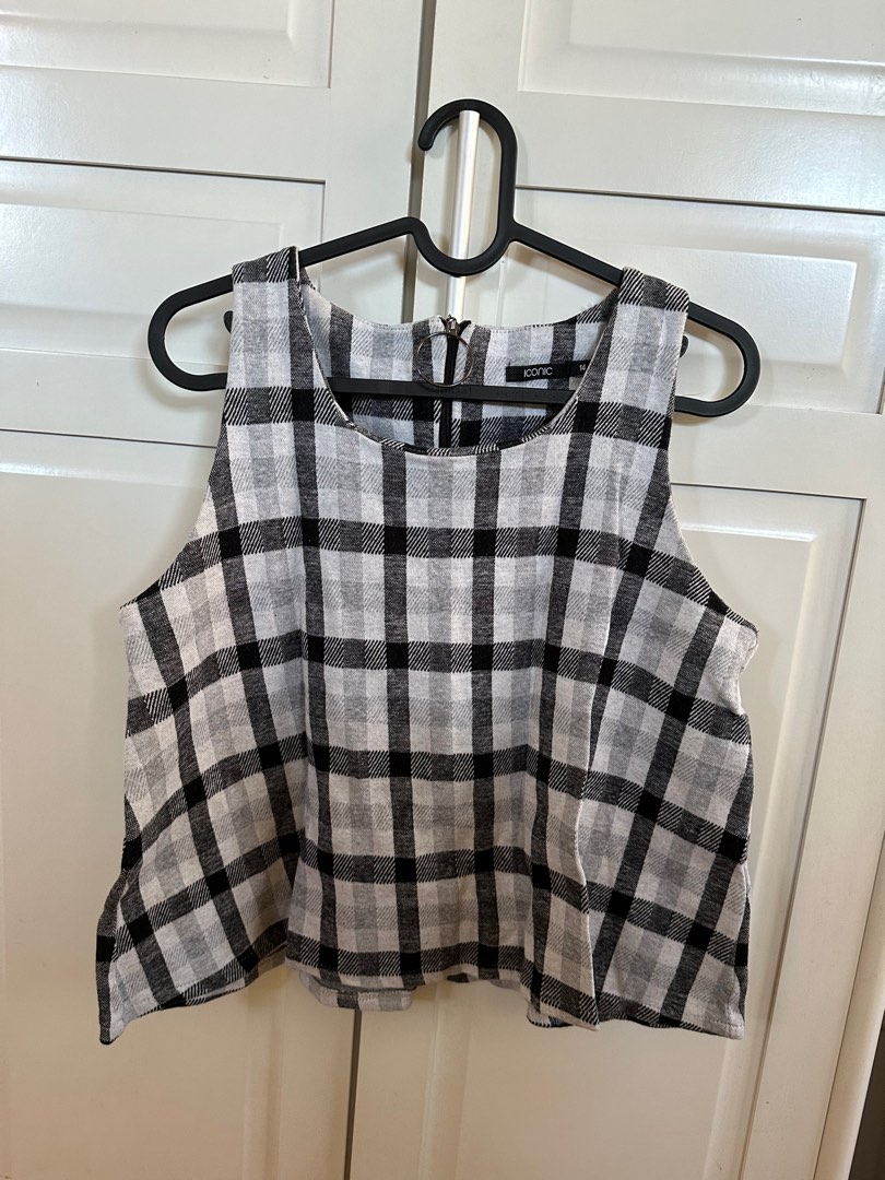 ICONIC Sleeveless Top, Women's Fashion, Tops, Sleeveless on Carousell