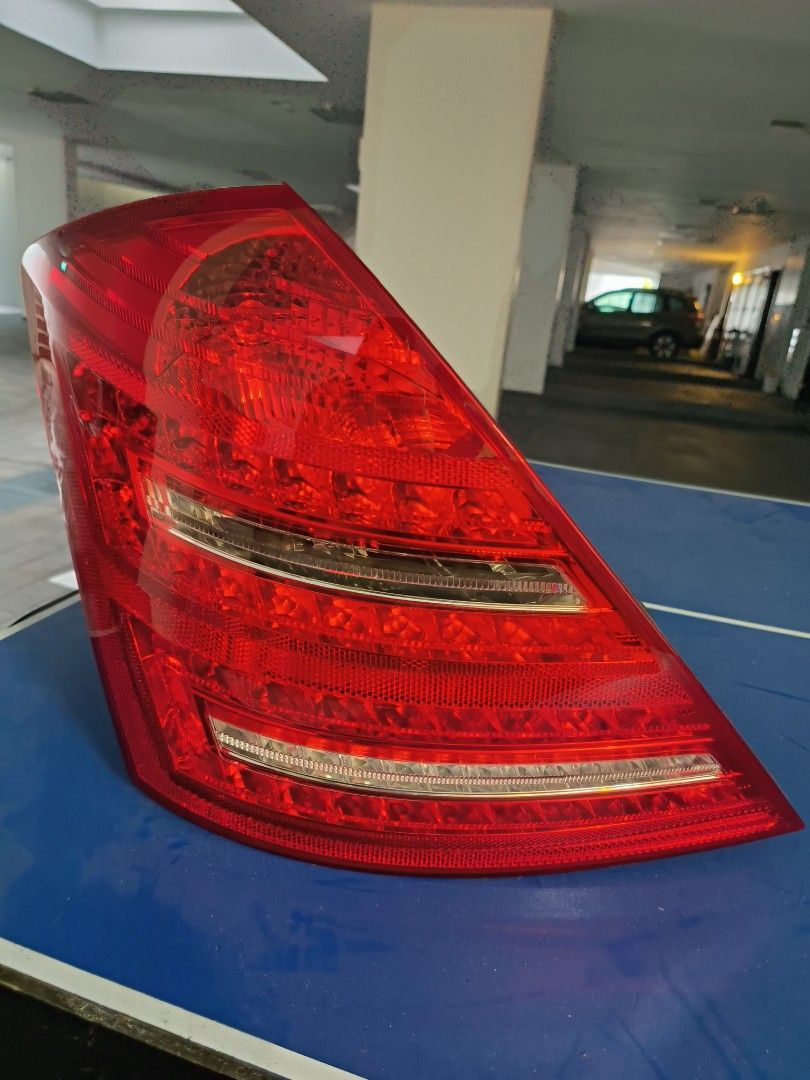 Left Hand Side W221 Tail Light, Car Accessories, Accessories on Carousell