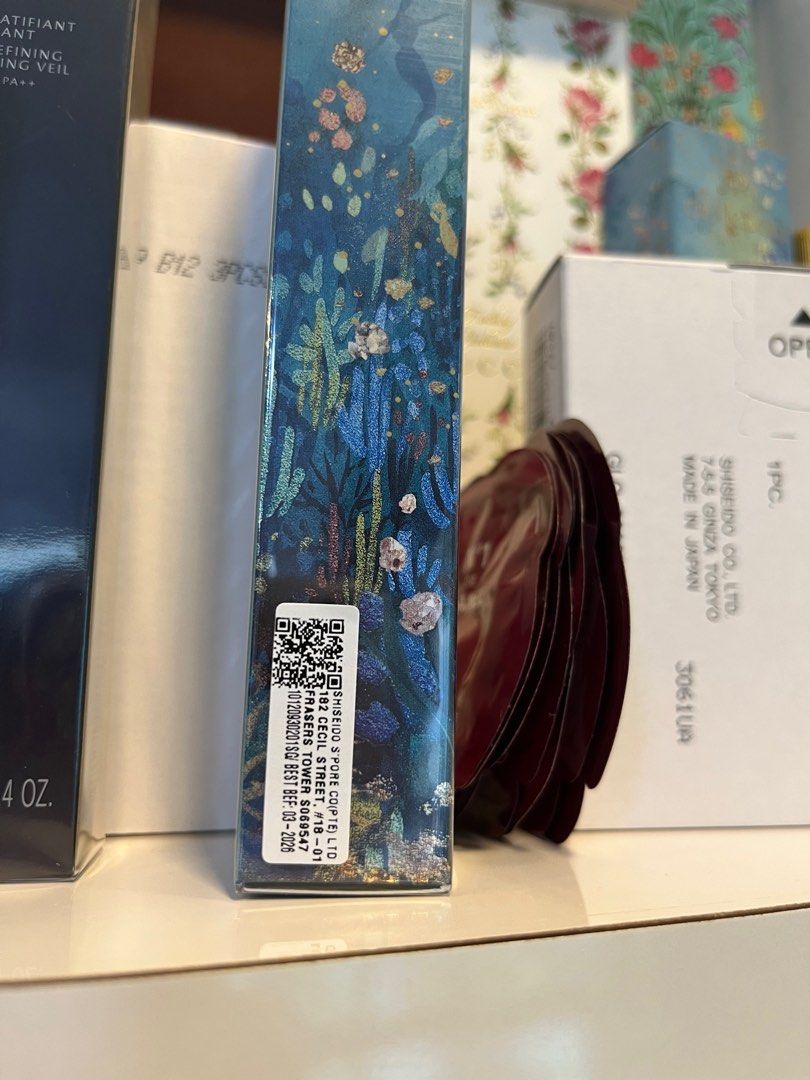 Local counter Cle de peau CPB 2023 Christmas holiday edition correcting ...