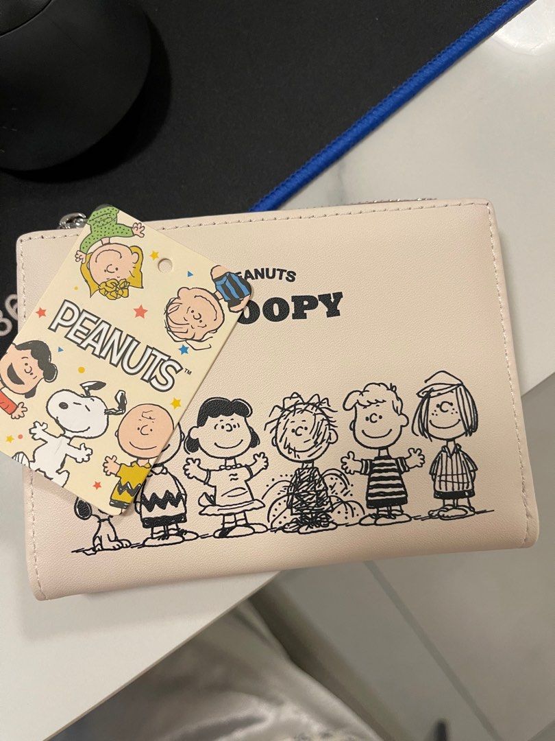 Miniso Snoopy purse limited edition, Women's Fashion, Bags & Wallets ...