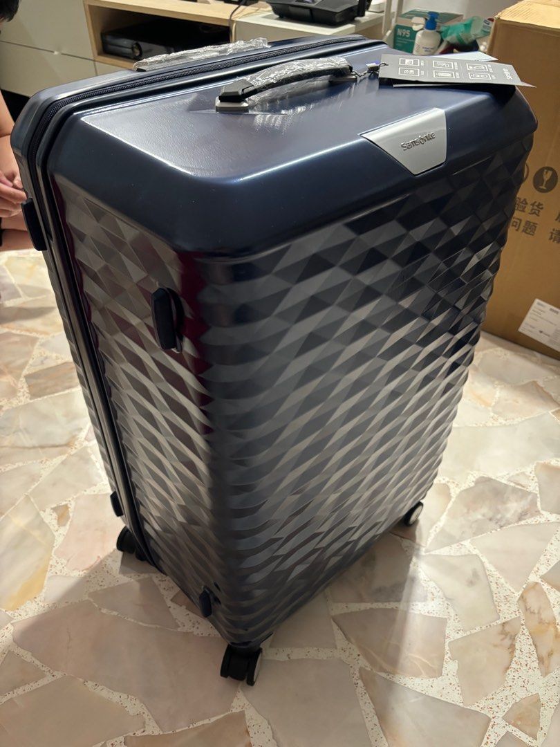 Samsonite Polygon Spinner 28“ Luggage, Hobbies & Toys, Travel, Luggage ...