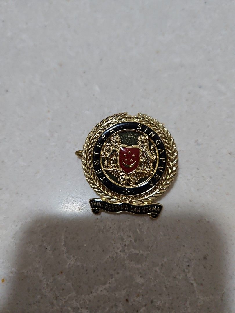 Singapore badge, Everything Else on Carousell