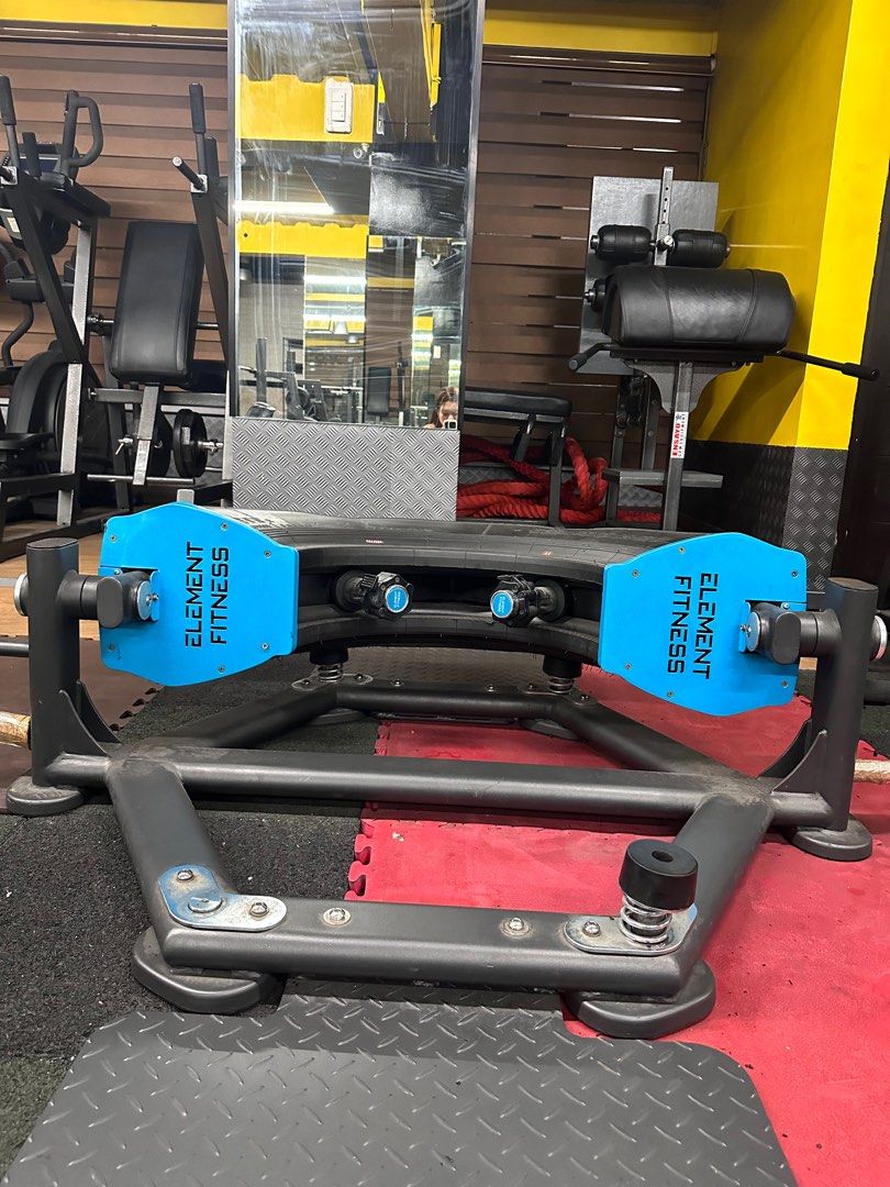 Tyre flip, Sports Equipment, Exercise & Fitness, Weights & Dumbbells on ...