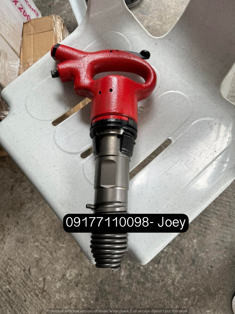 Toku Chipping Hammer, Commercial & Industrial, Construction & Building Materials on Carousell